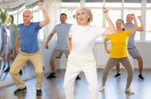 8 Easy Line Dances for Seniors | Juniper 8 Easy Line Dances for Seniors